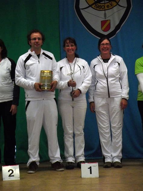 Bogensport Tus Barop Holt Wanderpokal Beim Sternturnier In Karlsruhe Dortmund S D
