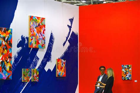 国际当代艺术收藏家主要展览会艺术品 编辑类库存图片 图片 包括有 五颜六色 雕塑 奇怪 意大利 260550714