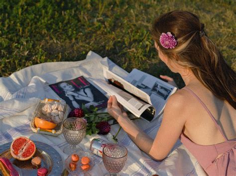 35 Future Self Journal Prompts For Becoming Your Best Self Ambitiously Alexa