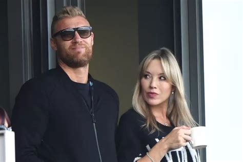 Freddie Flintoffs Wife Given Tough Three Word Warning Before Seeing