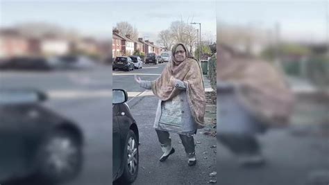 Dadis Mast Dance To College Ki Ladkiyan Goes Viral Netizens Say