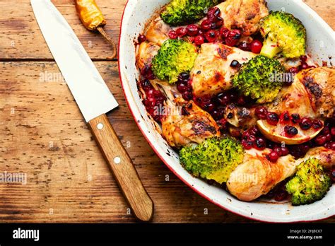 Fried Chicken Legs Chicken Drumsticks With Broccoli And Cranberries