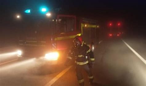 Товарен влак с амоняк дерайлира в Сърбия има десетки натровени