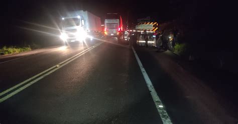 Olho Aberto Paraná Caminhão Com Placas De Laranjeiras Se Envolve Em