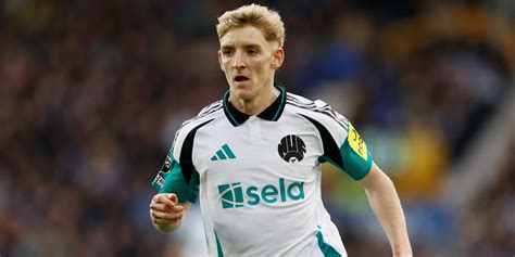 Newcastle Ace Who Left In 2016 Now Earns A Crazy £180k Pw More Than Gordon