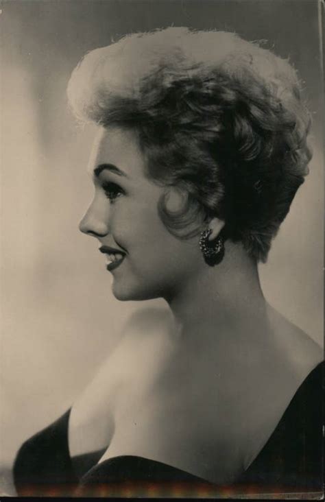 Kim Novak Actresses Postcard