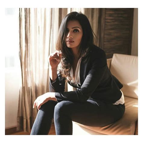 Actress Sruthi Hariharan 2018 Latest Cute Hd Gallery Gethu Cinema