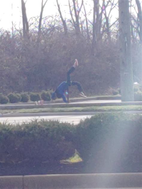 Just Casually Waiting On The Bus Scrolller