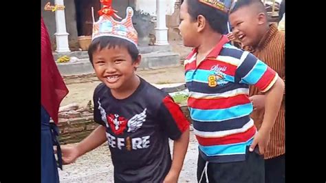 melihat badut sambil joget joget - YouTube