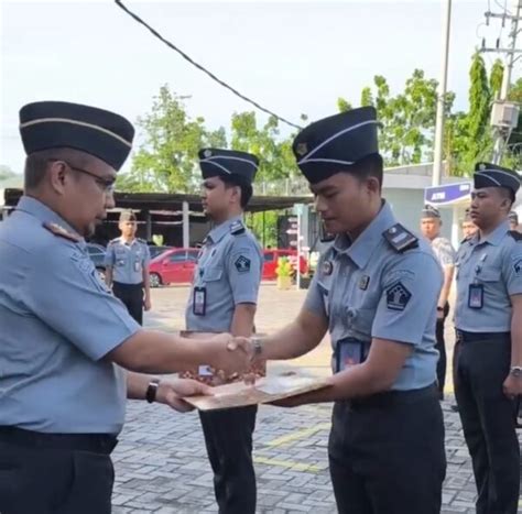 Penyematan Tanda Pangkat 11 Pegawai Angkatan INTEL19ENSI Naik