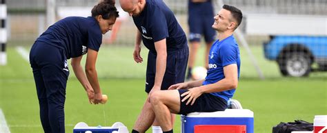 Hertha Bsc Filip Uremovic Bricht Training Unter Schmerzen Ab