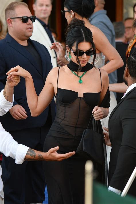 Kendall Jenner Wore An Elegant Yet Seductive Dress Trend To Jeff Bezos S Wedding In Venice