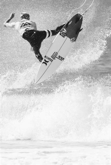 Surfing And Jump Over The Ocean Photography Black And White Schwarz