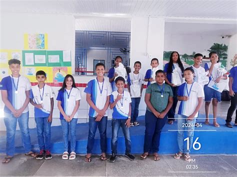 Alunos do Colégio Eldan Veloso recebem premiações por desenhos sobre o