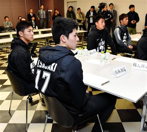 ロッテ・佐々木朗 新人合同自主トレで研修 テーマ「プロフェッショナルとは」を受講野球デイリースポーツ Online