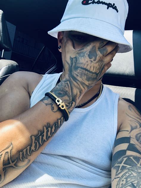 Skull Hand Tattoo Cute Hand Tattoos Cool Chest Tattoos Hand Tats