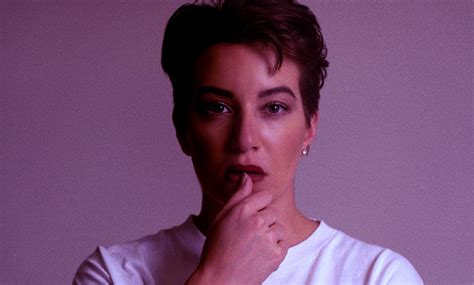 Rayn Unveils Her Irresistibly Sultry New Single Omm