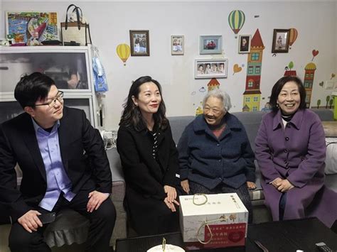 为7000名困难老人送新春温暖 2025“爱心年夜饭”圆满收官