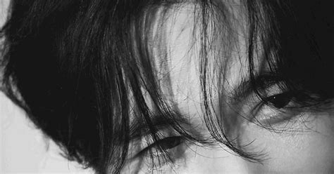 데뷔 17년만 Sns 개설 엄태구 여전히 셀카는 어렵다 화보
