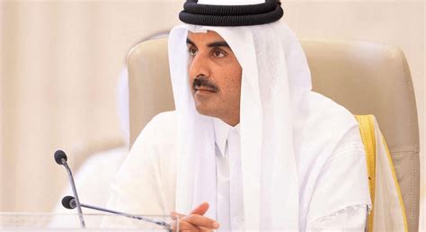 أمير قطر يدين دعوات تهجير الفلسطينيين ويدعو لفتح ممرات آمنة في غزة