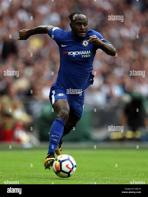 Chelsea S Victor Moses Stock Photo Alamy