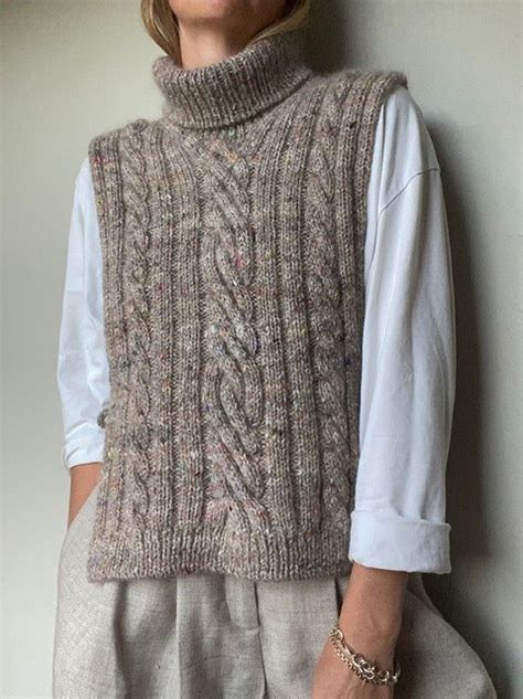Twist Loop Collar By Other Loops Knitting Pattern I 2024 Strikkeopskrifter Cashmere Overtøj