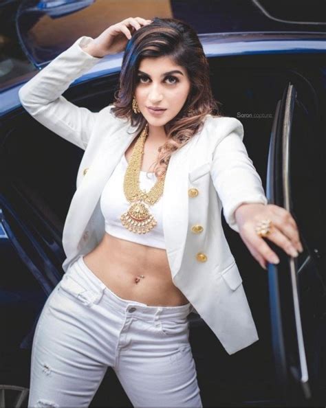 Yashika Aannand Aka Yashika Photos Stills And Images