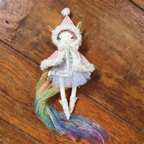 Tiny Pixie Cape 😳😍 10 Petal Pixie Size Only Petal Pixie