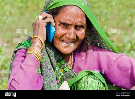 Alte Frau Fotos Und Bildmaterial In Hoher Auflösung Alamy