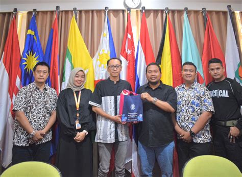 KUNJUNGAN MONEV PKL FPK UNAIR KE WILAYAH JAWA BARAT Fakultas