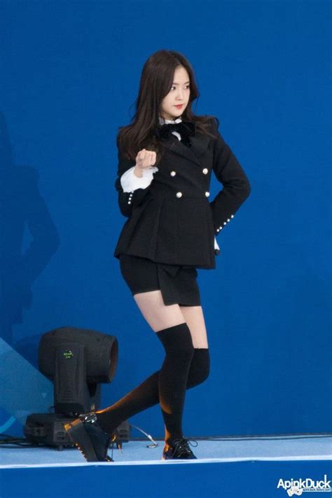 Fans Are In Love With Apink Nauens Gorgeous Outfit Koreaboo
