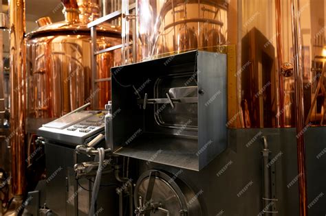 Dentro De Uma Fábrica De Cerveja Artesanal Foto Grátis