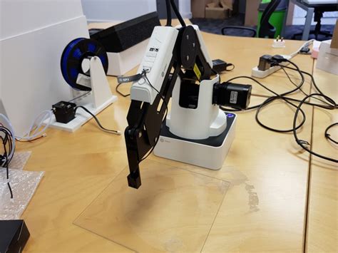 Review The Dobot Magician All In One Robot For Education 3d Printing