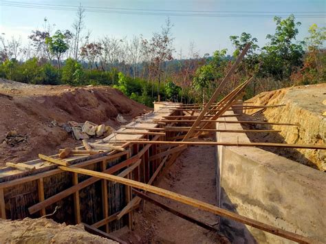 ကရင်ပြည်နယ် ပိုင်ကျုံမြို့ ညာမရော ဖားကပ် ၄ မိုင်လမ်းပေါ်တွင် Box