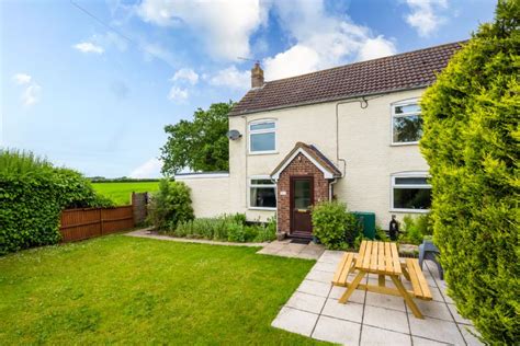 Unique Holiday Cottages In Potter Heigham Cottages And Lodges