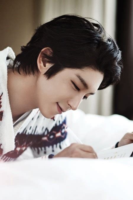 60초 만에 전석매진…이준기 연말 팬미팅 완판 디스패치 뉴스는 팩트다