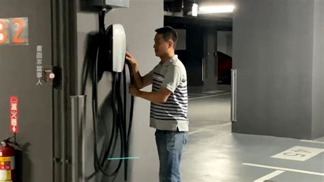私自安裝特斯拉充電樁 管委會要求拆除被告 民視新聞網