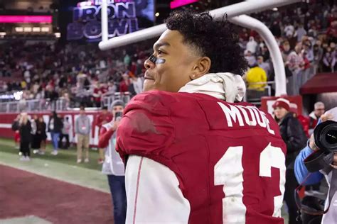 Alabama Footballs Booker Moore Selected As Sporting News All