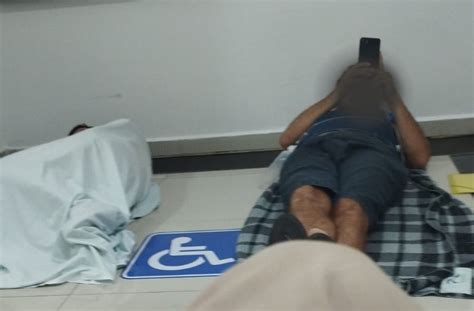 Paciente Denuncia Pessoas Sendo Atendidas No Chão Do Ruth Cardoso