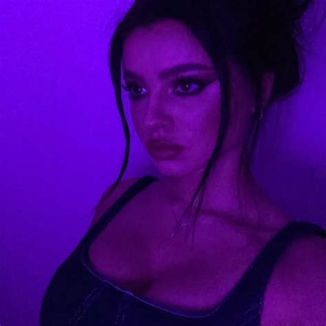 𝖘𝖎𝖑𝖛𝖎𝖆 Silviastruk On Threads