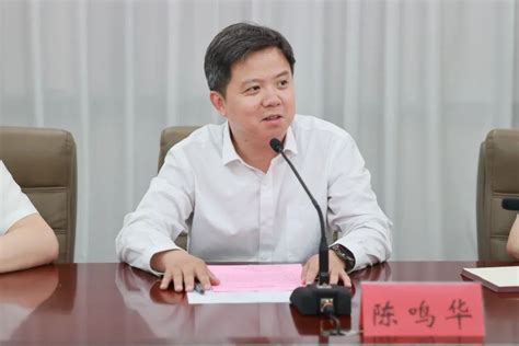 陈鸣华表示，高新区将在市委市政府的坚强领导下，秉承 一切为项目让路，一切为企业服务”的宗旨