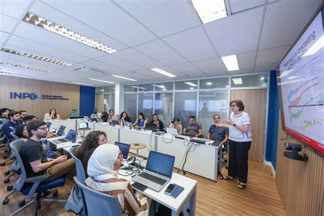 Professor Nadia Pinardi Director Of Dcc Cr Lectures At The All