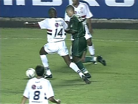 Veja por onde andam personagens de São Paulo e Palmeiras do jogo do