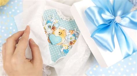 Милая открытка бодик на рождение малыша Открытка с котиком цветами и сладостями из фоамирана