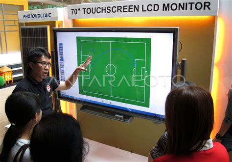 Layar Sentuh Antara Foto