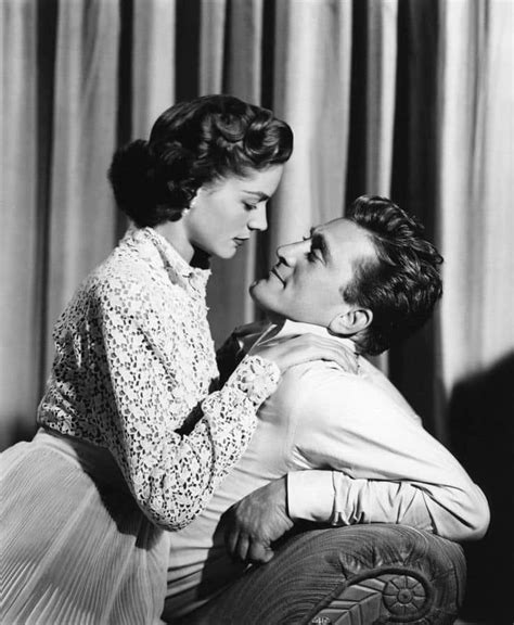 Pin By Irene M On Romancing The Movies Kirk Douglas Lauren Bacall Poses