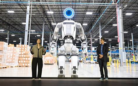 Hyundais Atlas Humanoid Robot Debuts At Ces To Roll Out In 2028 The