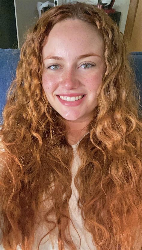 Do You Like Me In Curly Hair Be Honest R Sfwredheads