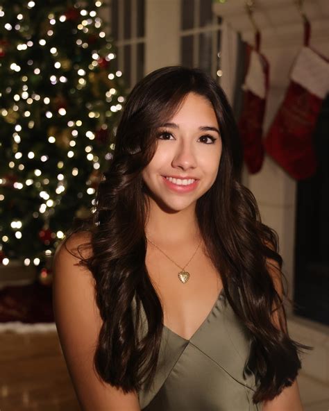Sarah Grace Itssarahgrace • Instagram Photos And Videos