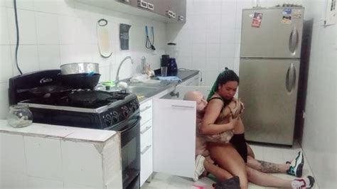 Llamo Al Plomero Para Que Me Haga Un Buen Mantenimiento A Mi Coño Con